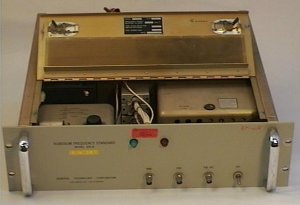 Rubidium Frequency Standard Model 304-B - Physics Museum - The ...